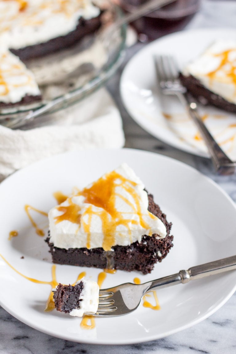 Thin Mint Chocolate Pie - A Super Simple and Delicious Pie Recipe