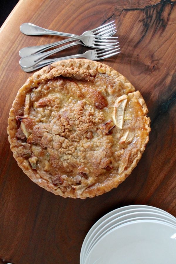 French Style Apple Rhubarb Pie - thekittchen