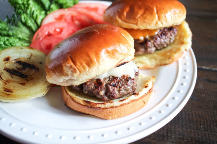 Classic Cheeseburgers - thekittchen