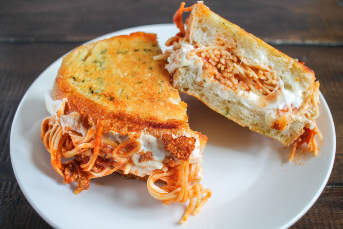 Spaghetti Grilled Cheese - thekittchen
