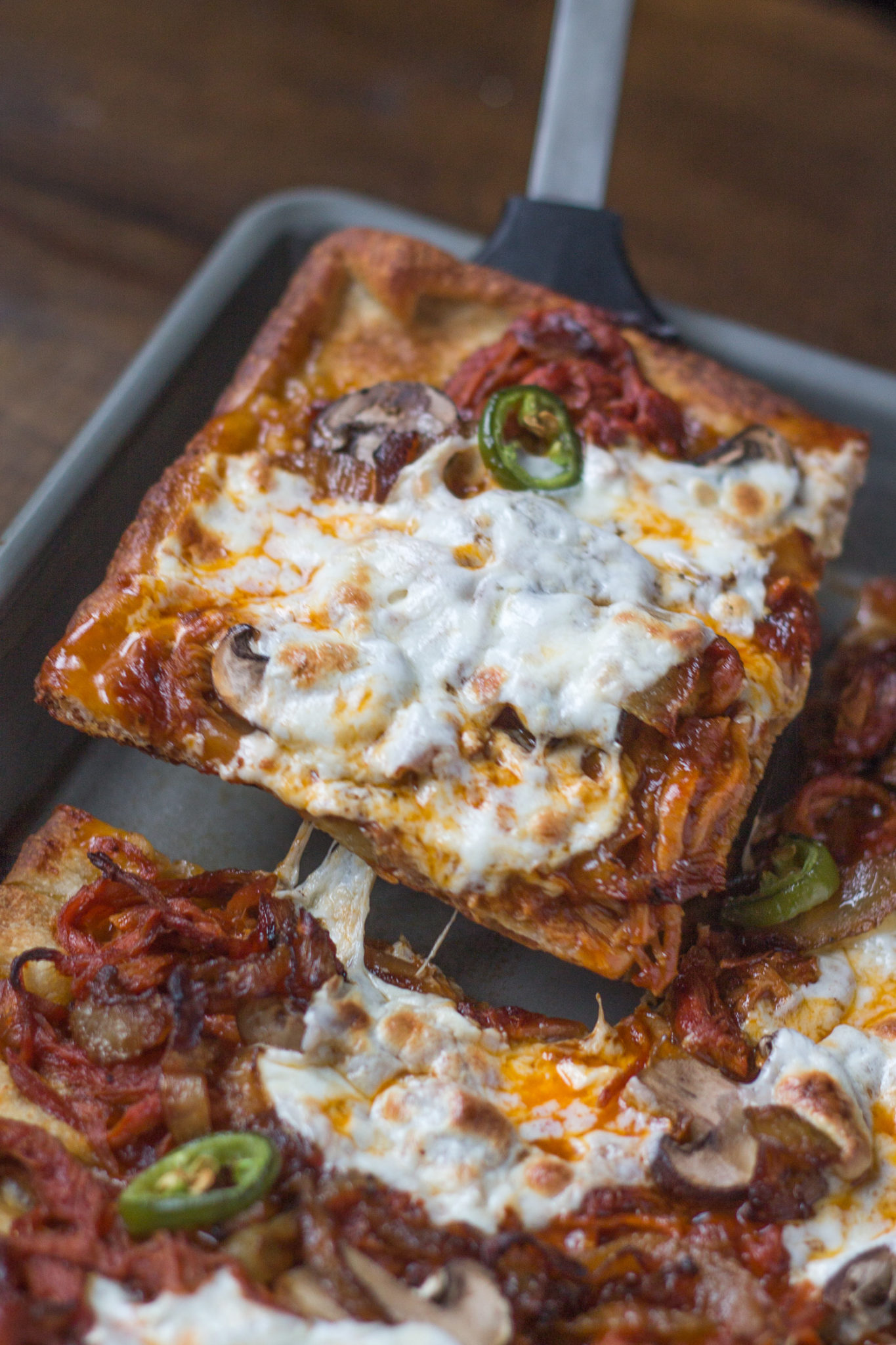 BBQ Pulled Pork Pizza - thekittchen