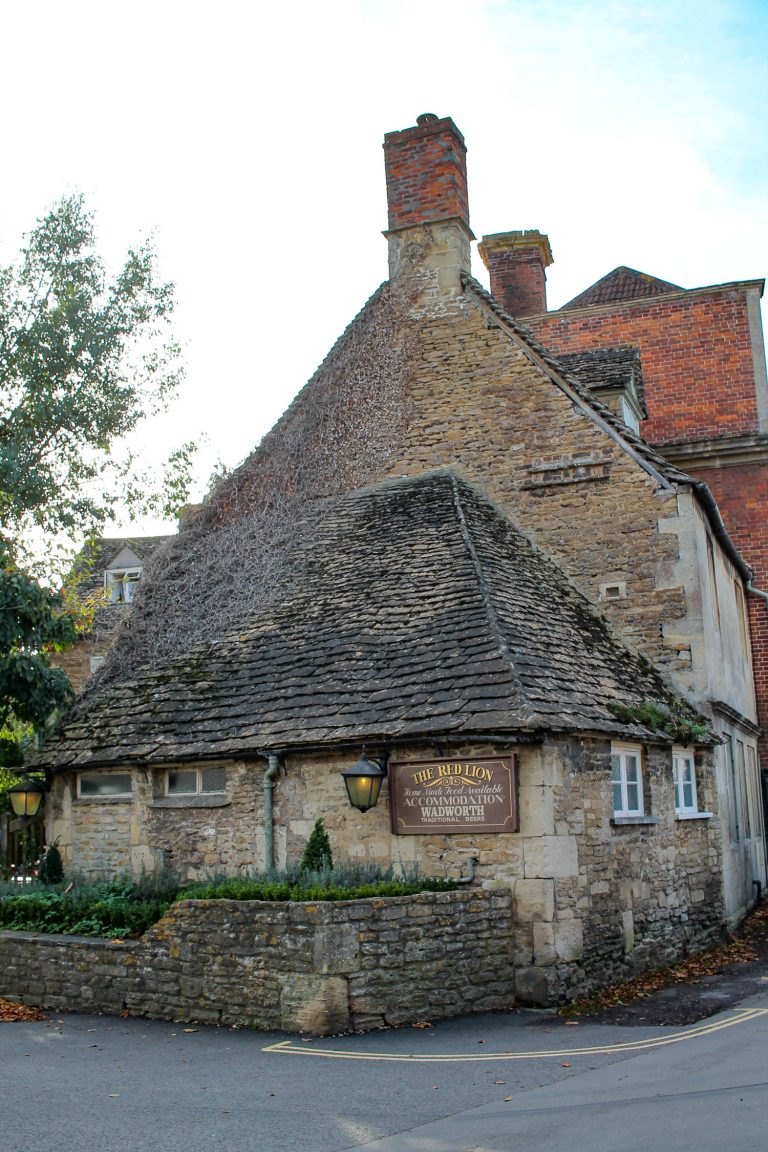 A Cotswolds Day Trip: Castle Combe and Lacock - thekittchen