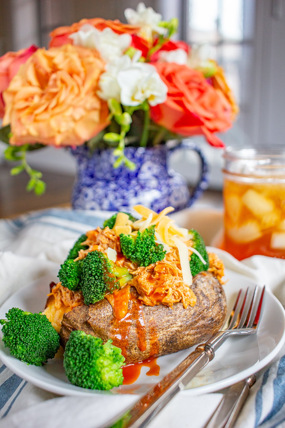Buffalo Chicken Loaded Baked Potatoes - thekittchen